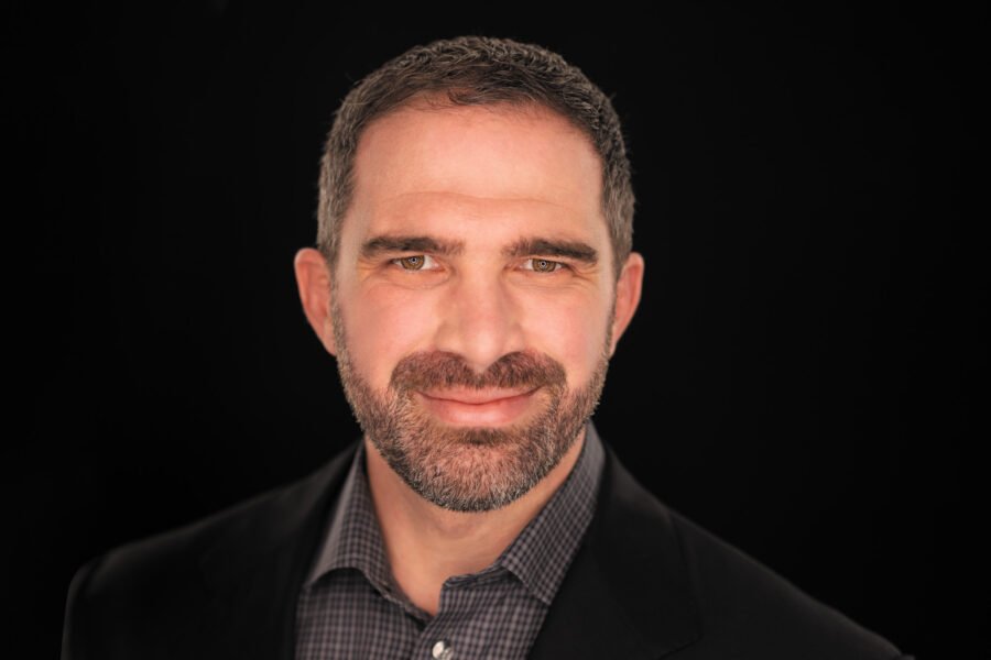 What to Wear for Male Headshots: Achieving the Perfect Professional Look