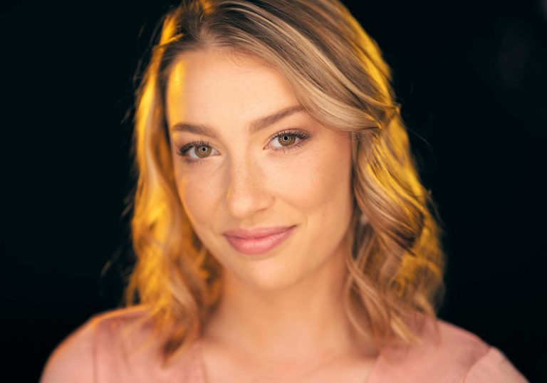 Social Media Headshots 101: A Beginner's Guide To Perfecting Your ...
