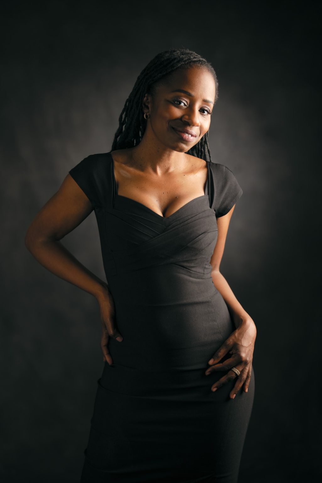 The 4 Powerful Ways To Use V-Flats For Portraits